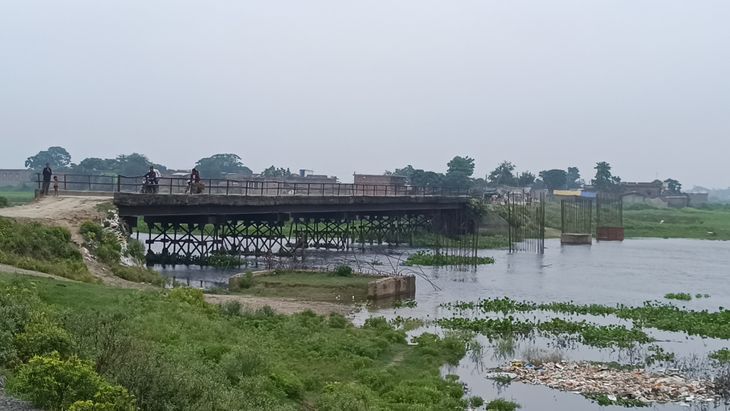 The screw pile bridge built a decade ago is dilapidated, people fear ...