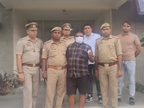 The accused who committed fraud by taking out FIR from UPCOP has been ...