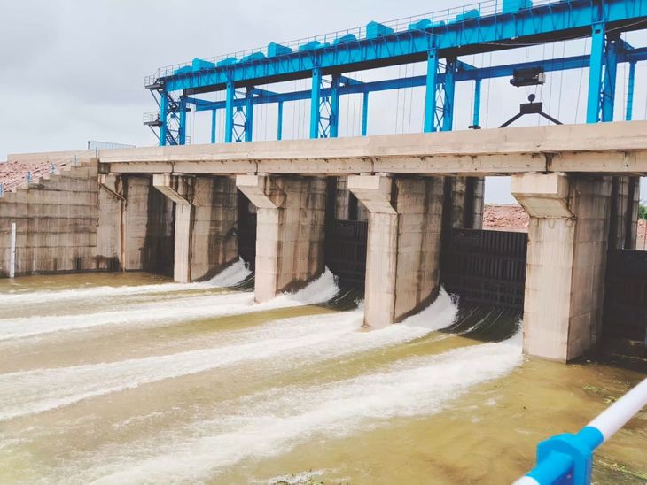 Intermittent rain continues in Raisen, Bhopal Sagar road remained ...