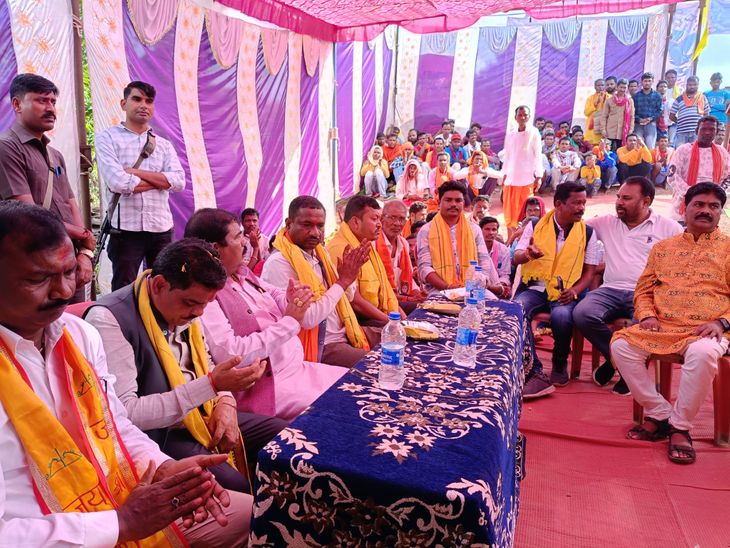 Chitrakote MLA offered prayers at Lamadaguda Krishna Temple on ...