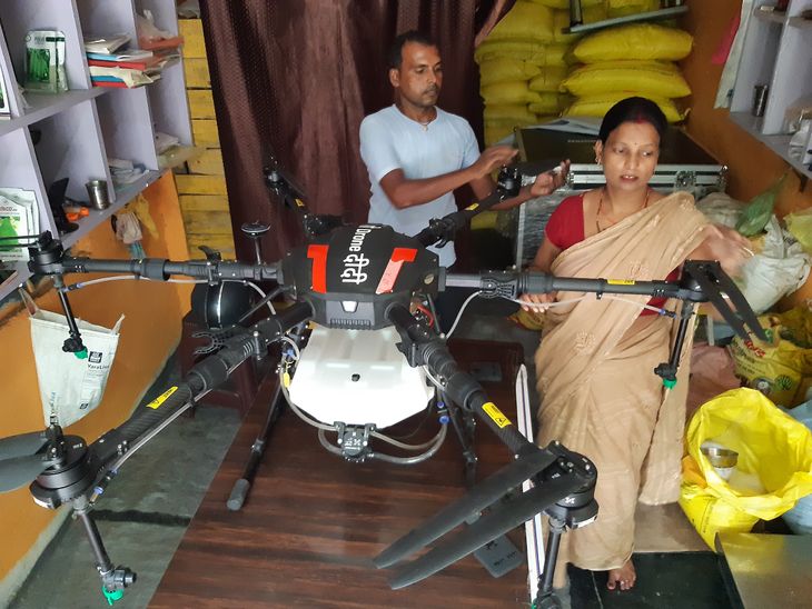 Drone Didi Soni became an icon for male and female farmers | ड्रोन दीदी सोनी पुरुष व महिला ...