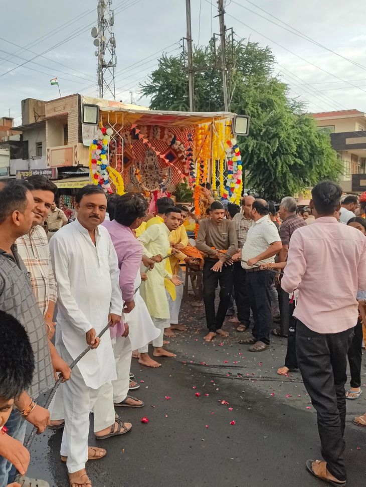 Saawariya Seth's royal procession taken out, devotees pulled the ...