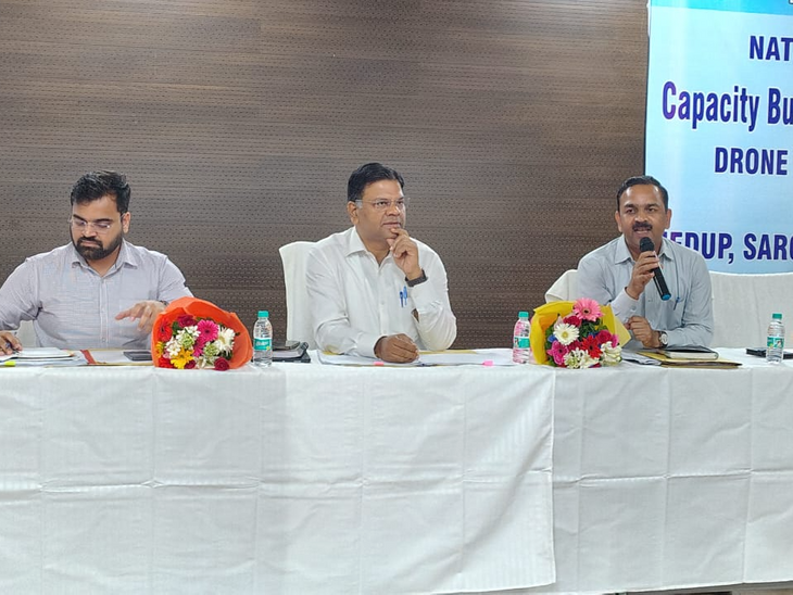 District Udyog Bandhu Committee meeting concluded Lucknow DM | लखनऊ में ...