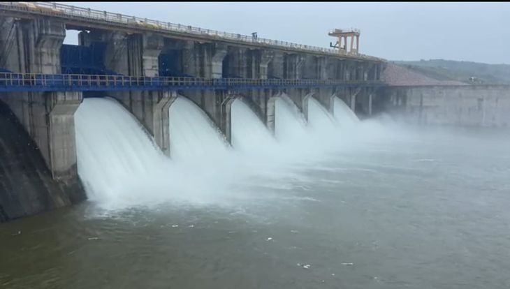 6 gates of Barkheda dam were opened as water level increased