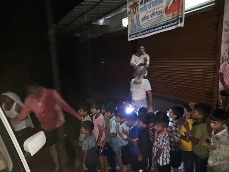 Flood water entered the Bal Ashram | बालक आश्रम में घुसा बाढ़ का पानी ...