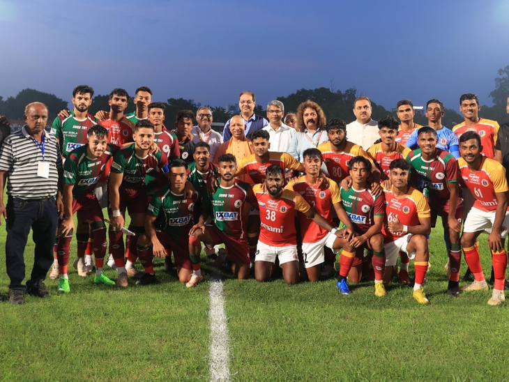 A grand football match was played in Lucknow | लखनऊ में खेला गया फुटबॉल ...