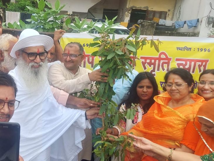 Nimbaram said- take a pledge to celebrate birthday every year by ...