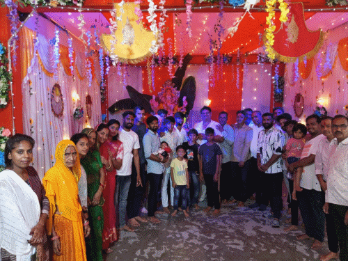 Installation of Ganpati Bappa in every house in Badi Sadri | बड़ी ...