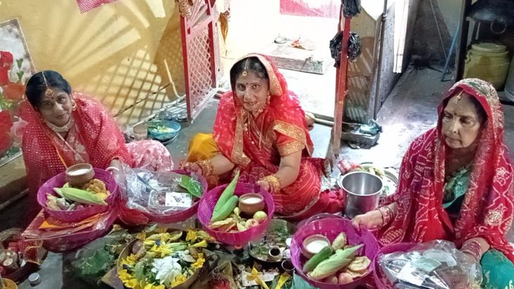 Teej Vrat: Women observed Nirjala Teej Vrat | तीज व्रत : महिलाओं ने ...