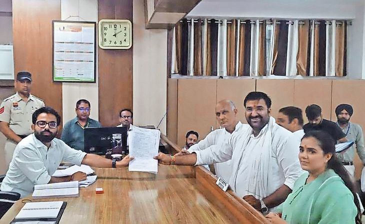 INLD candidate Arjun Chautala filed nomination from Rania Vidhansabha ...
