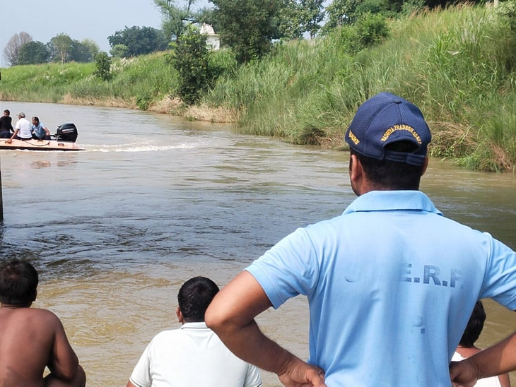 A teenager who went to take a bath in the river in Rewa drowned | रीवा ...