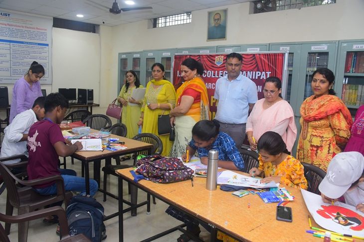 Mayank Rathi got first place in speech, Nitin Verma got second place ...