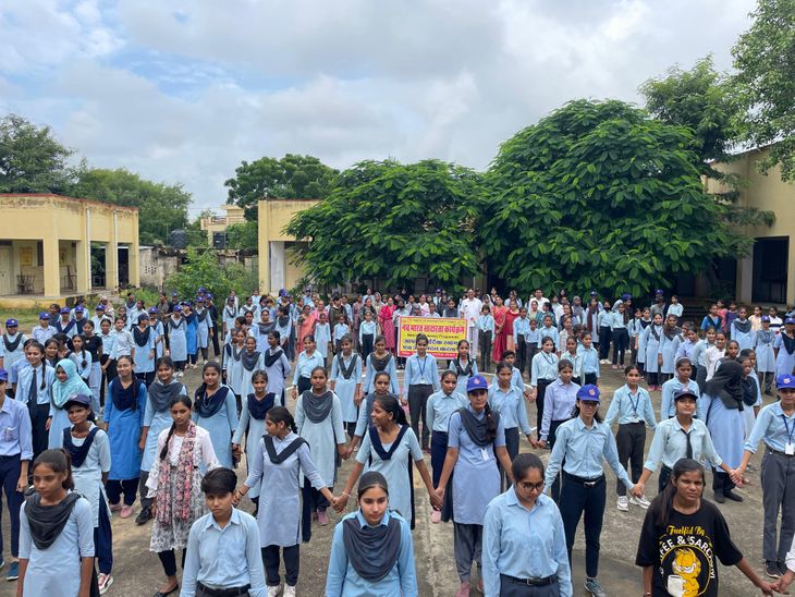 Literacy awareness program conducted by students | स्टूडेंट्स ने किया ...