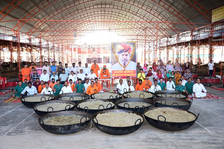 Bhamashah Kulriya contributed one lakh 51 thousand rupees for the suffering cattle | भामाशाह ...