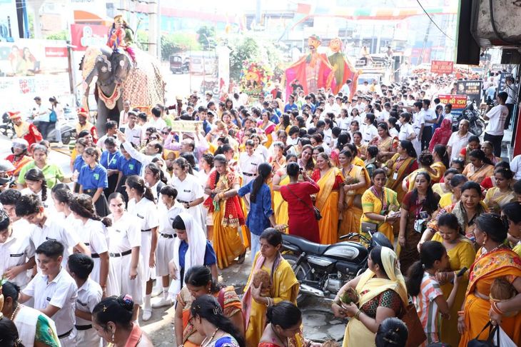 Army Major, IFS alumni including students learnt nouns and pronouns in ...