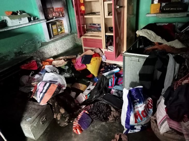 The lock of the house in Ghera village of Nadbai was broken | नदबई के ...