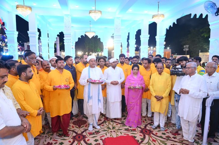 Rawatpura government performed Aarti of the king of Lal Gate | लाल गेट ...