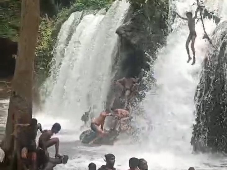 The waterfall site has become a hub of drug addiction | नशाखोरी का ...