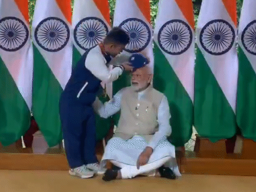 PM Narendra Modi Paralympics Players Meeting Update; Sheetal Devi ...