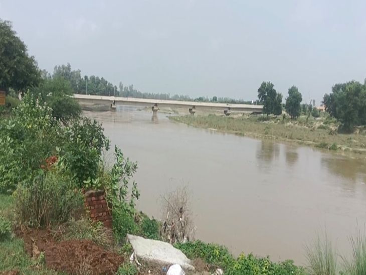 56 thousand cusecs of water was released again from Diuni Barrage ...