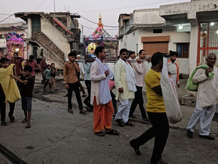 Dol Gyaras celebrated in Khamkheda Baijnath | खामखेड़ा बैजनाथ में डोल ...