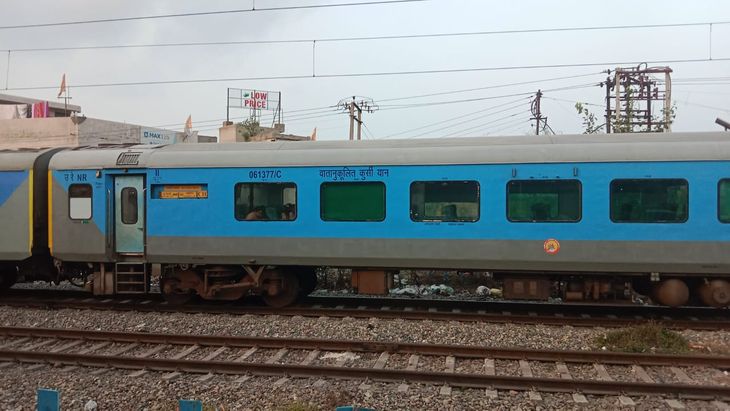 Due to signal failure, the Golden Century remained standing at Tanda ...