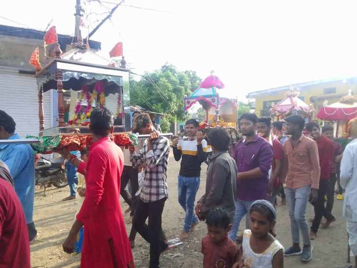 Airplanes took off on Dhol Gyaras in Pipalkheda | पीपलखेड़ा में ढोल ...