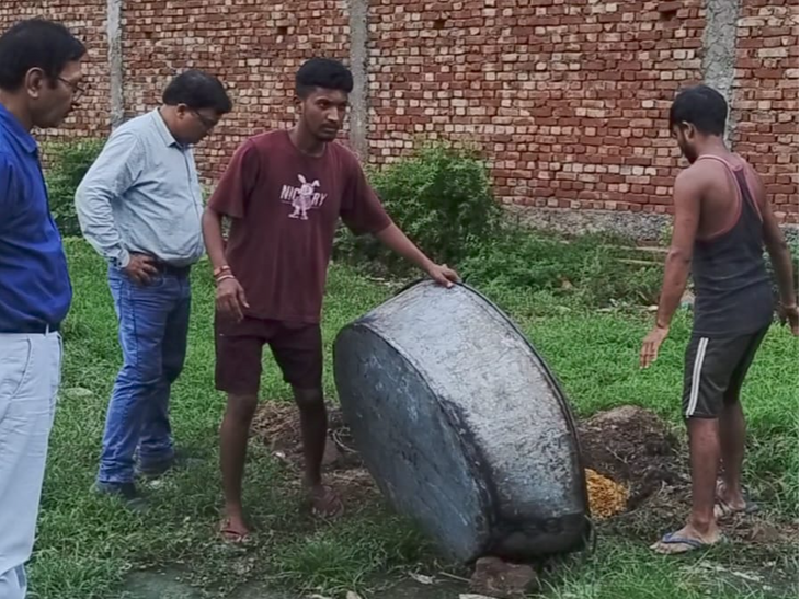 agra News- fsda raid in agra, destroyed 170 kg namkeen | आगरा में FSDA ...