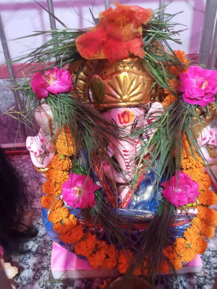 Lord Ganesha was worshipped in Patasa of Hasanpur, Aarti was performed ...