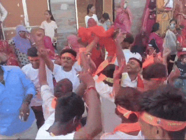 Ganesh Visarjan with the chanting of Ganpati Bappa Morya | गणपति बप्पा ...