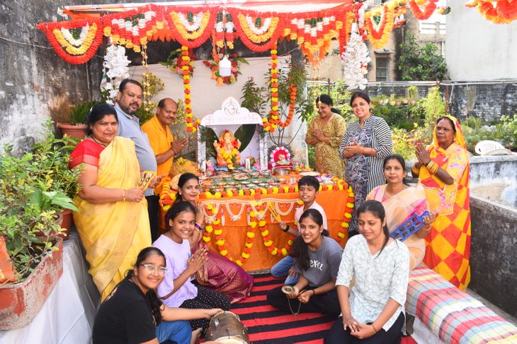 Shiv Seva Samiti has been celebrating Ganeshotsav for 30 years, small ...