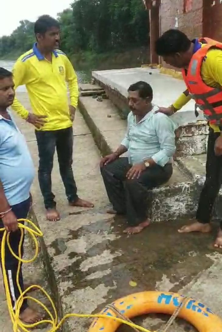 While washing puja utensils in the river, his feet slipped, Home Guard ...