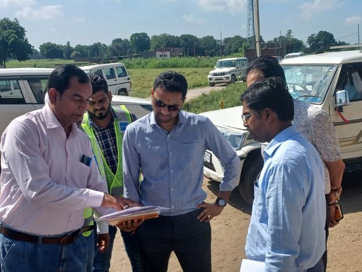 Kaushambi DM inspected the under construction Ram Van-Gaman Marg ...