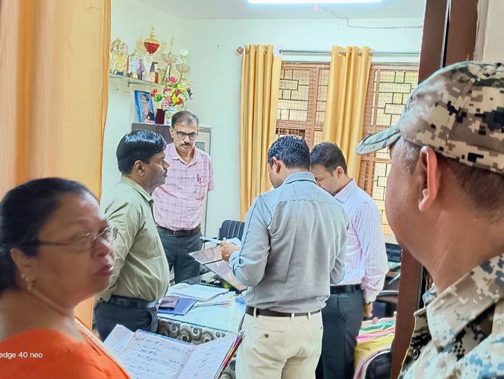 Commissioner did a surprise inspection of Pathrota High School ...