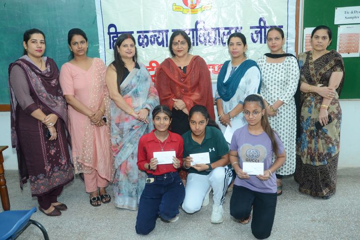Ritika first in menu card making competition | मैन्यु कार्ड मेकिंग ...