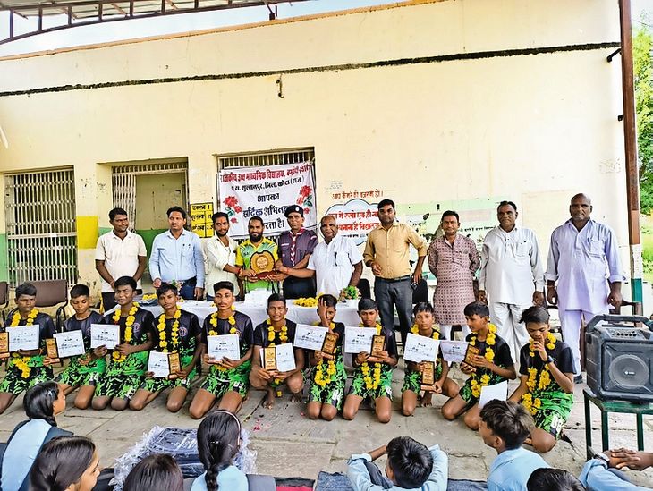 The Bambori Dabar team which was the winner in Kho-Kho was welcomed ...