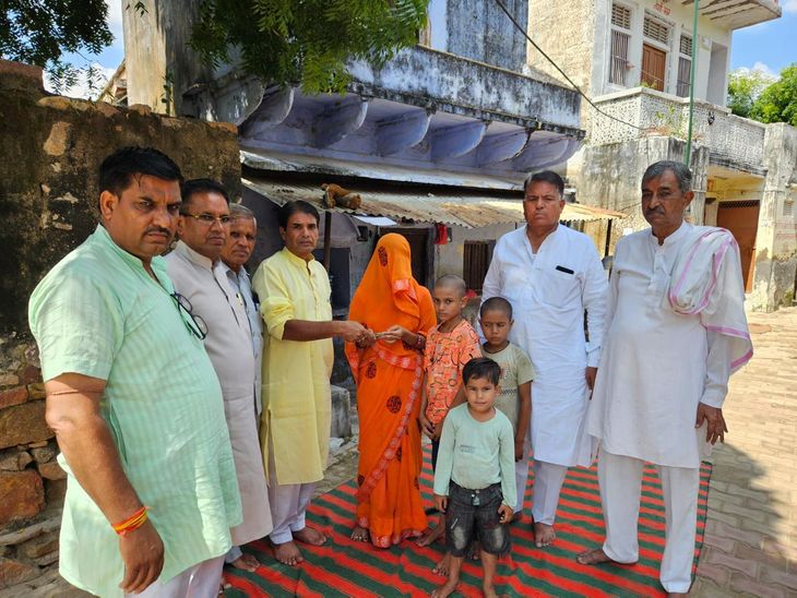 Financial assistance of Rs 21 thousand was given to the family of ...