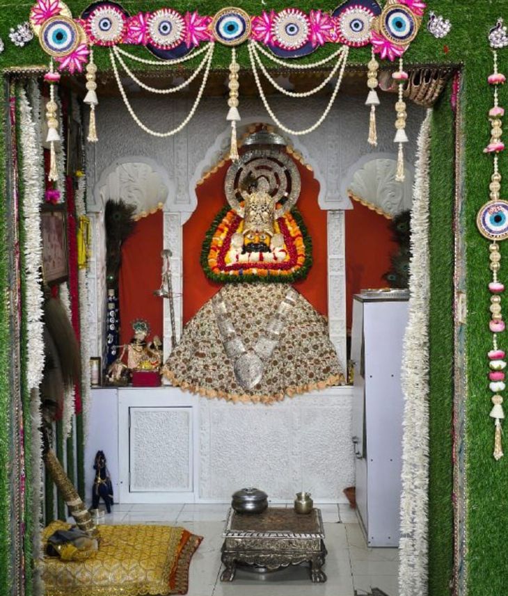 The devotees prayed while praising Baba Shyam | श्रद्धालुओं ने बाबा ...
