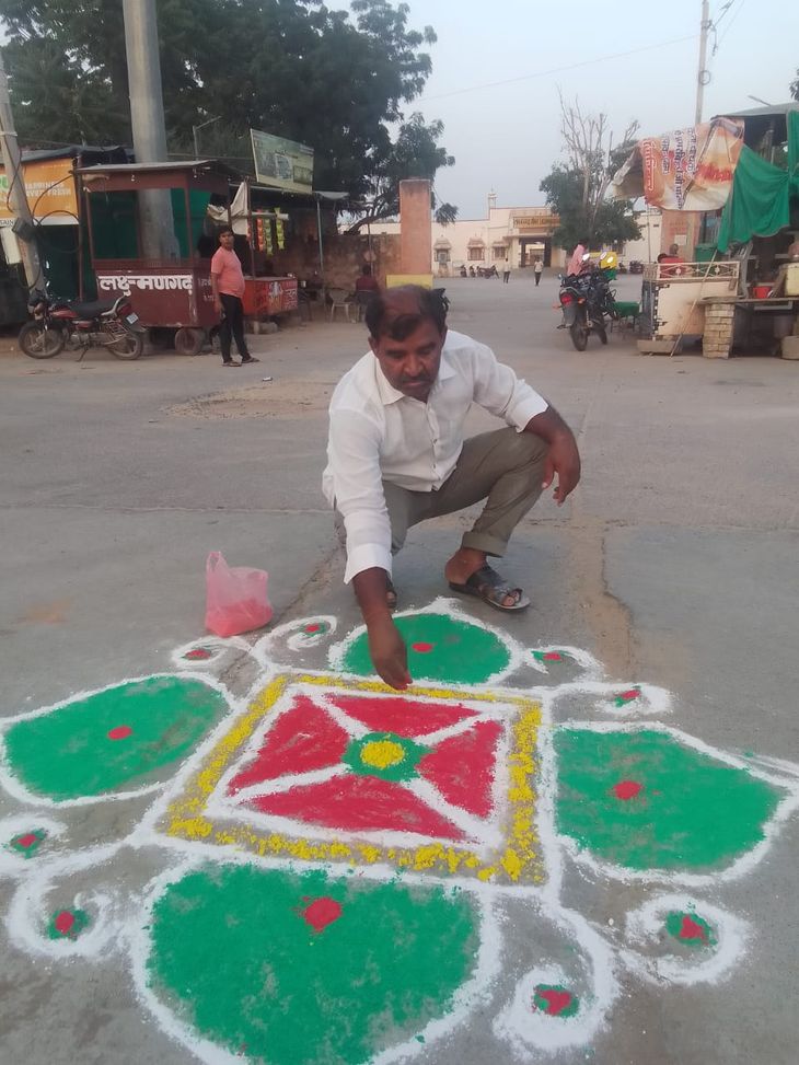 Rangoli made at garbage points gives message of cleanliness | कचरा ...