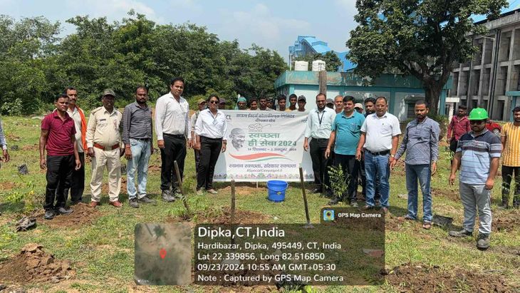 Plants planted in vacant spaces of Dipka's new silo complex | दीपका के ...
