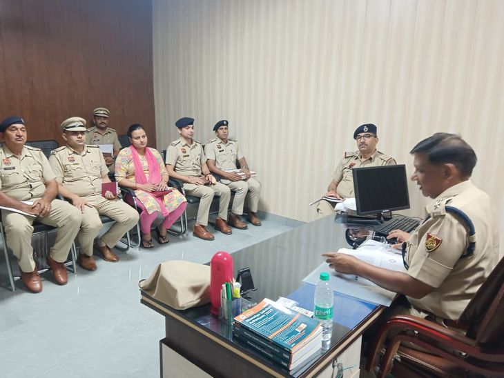 Bahadurgarh ACP Rajendra Singh meeting officers Update | बहादुरगढ़ में ...