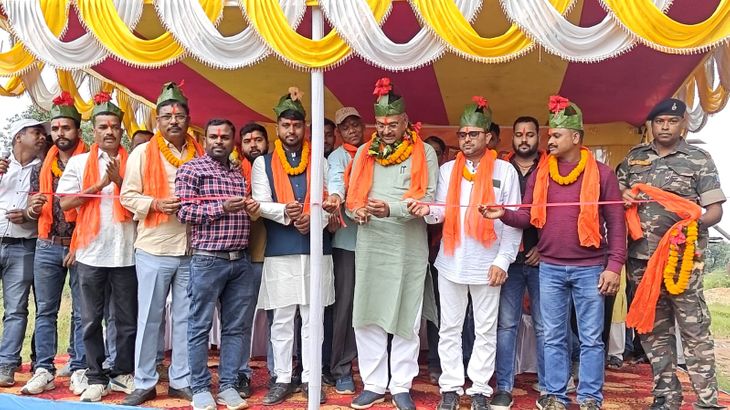 The MP inaugurated the Jiutiya fair | सांसद ने जिउतिया मेला का किया ...
