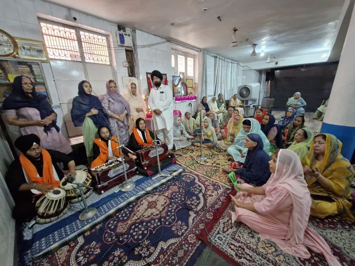 In the Jap Tapa Sammelan, the devotees of Har Ji Mother, Har Ji Father and Har Ji Protectors did ...