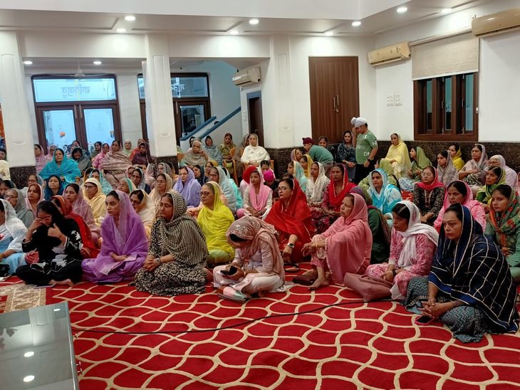 Special Diwan organized on the occasion of Guruparva with the light of ...