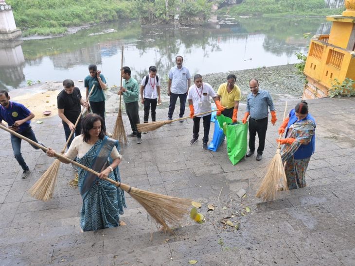 Abhyas Mandal did Heritage Walk in Indore | इंदौर में अभ्यास मंडल ने किया हेरिटेज वॉक: कृष्णपुरा ...