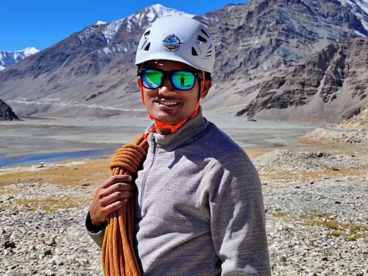 Hardoi's mountaineer Abhineet hoisted the tricolor on Mount Unam