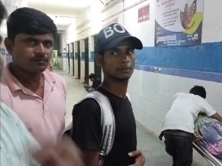 She came under the grip of earthing installed in the hand pump of the ...