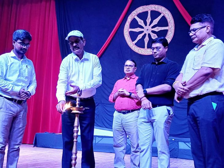 Dramatic presentation of Rashmirathi, the famous composition of ...