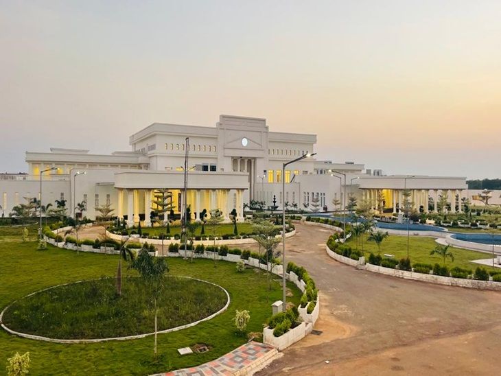 CG CM House; Chhattisgarh CM Vishnu Deo Sai Bungalow Price | Raipur ...