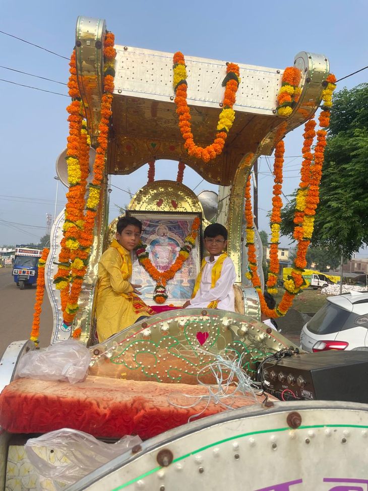 Shri Agrasen Jayanti: Procession taken out, welcomed | श्री अग्रसेन ...